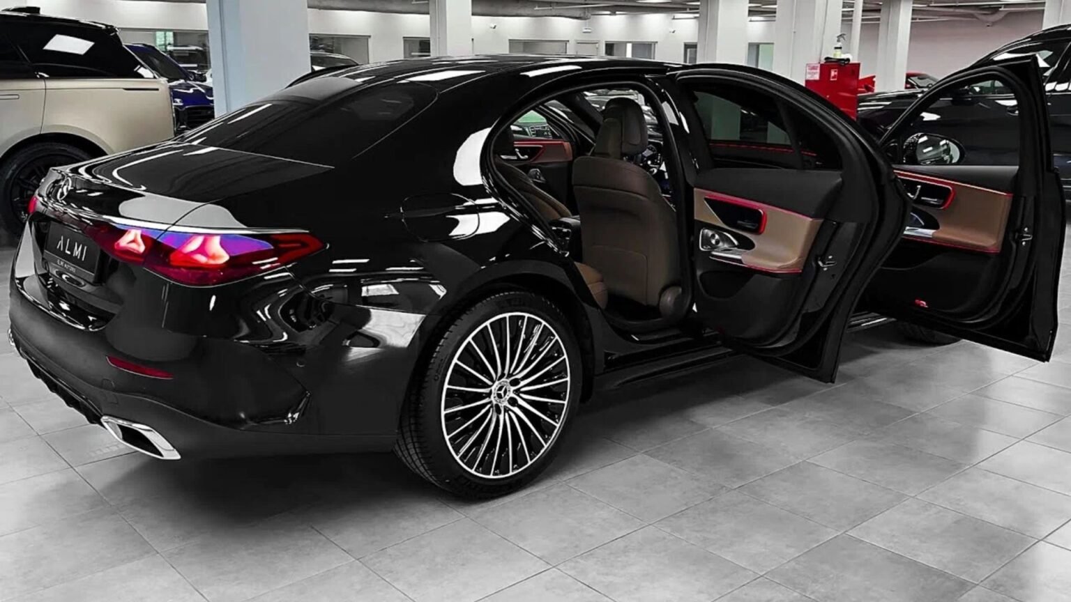 Mercedes-Benz E-Class 2025 Revealed: Next-Gen Luxury Sedan with ...